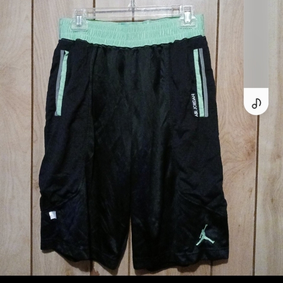 Jordan | Bottoms | Nike Jordan Jumpman Logo Shorts In Blackgreenhorts ...